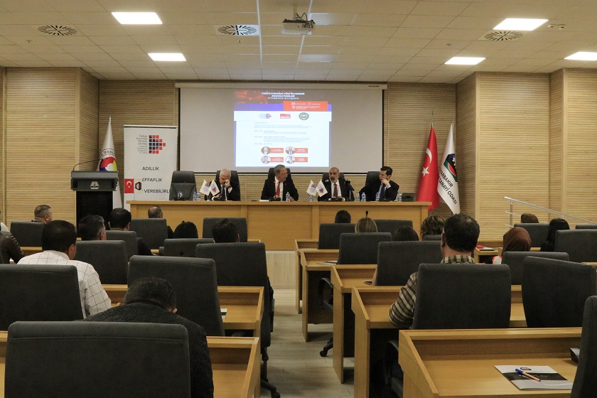 DTSO’da “Neden Kurumsal Yönetim?” paneli düzenlendi DTSO’da “Neden Kurumsal Yönetim?” paneli düzenlendi