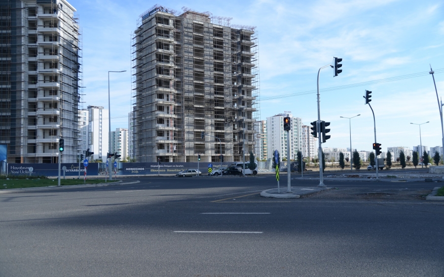 Yol ve yaya güvenliği için sinyalizasyon sistemleri artırılıyor Yol ve yaya güvenliği için sinyalizasyon sistemleri artırılıyor